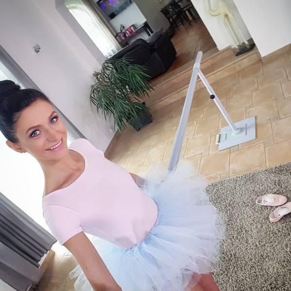Lina_Arian_Joy (@lina_arian_joy) | Photos & Videos on Glamino